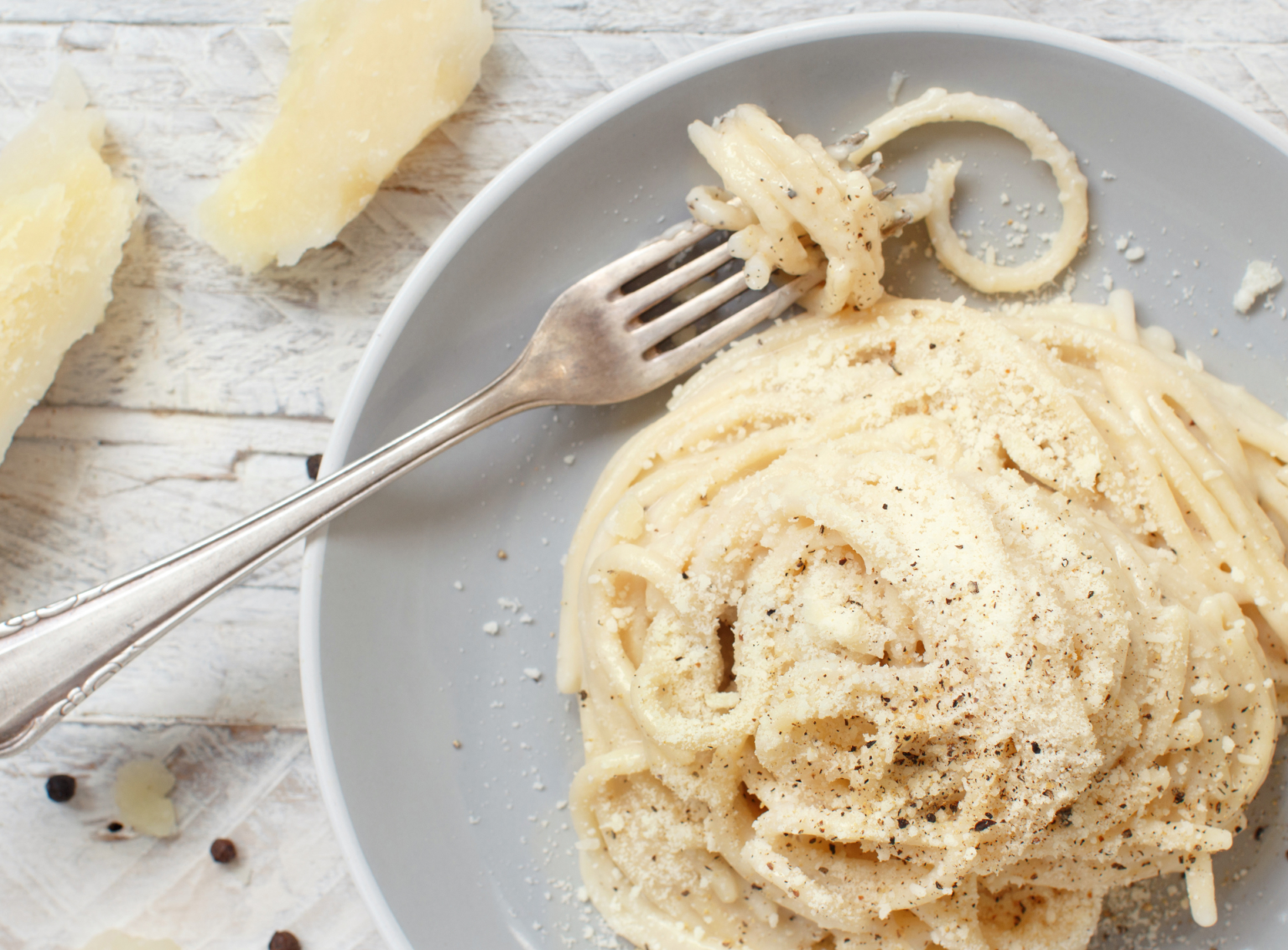 Top 4 Wine Pairings for Cacio e Pepe - Intravartolo Wine